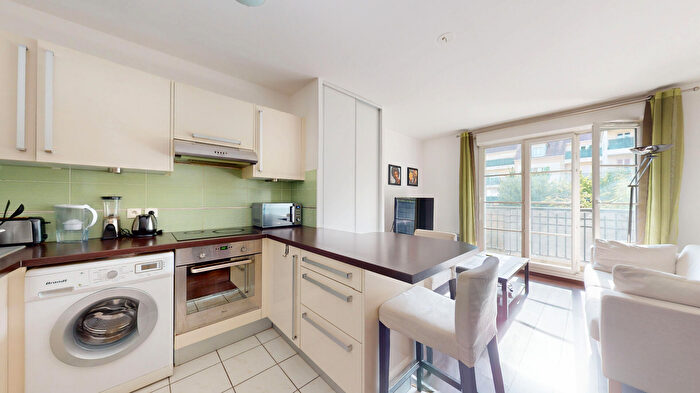 Appartement 2 pièces à vendre à Fontenay-le-Fleury, Chapelle Saint-Jean