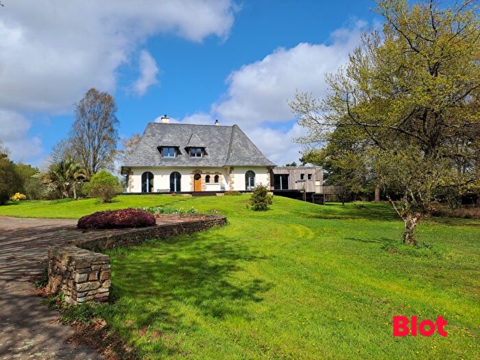 Maison 8 pièces à Saint-Aubin-dAubigné, à vendre