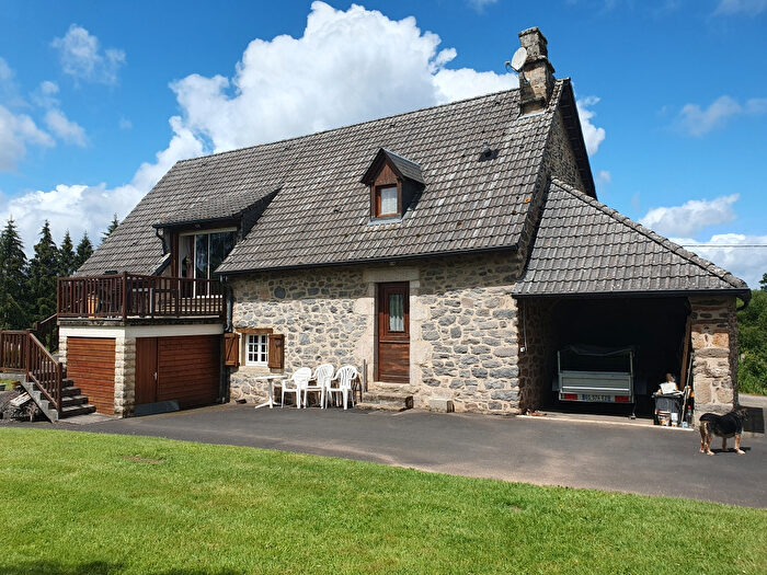 Maison 5 pièces à vendre à Rilhac-Xaintrie