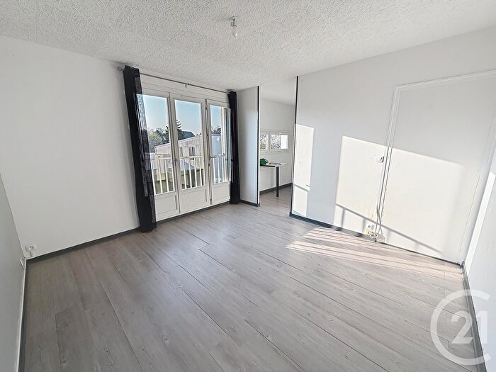 Appartement à louer - Saint-Jean-de-Braye, Centre-ville - 1 pièce