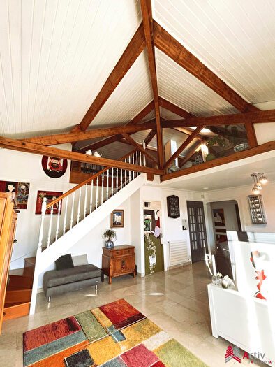 Saint-Bonnet-de-Mure - Maison 7 pièces à vendre