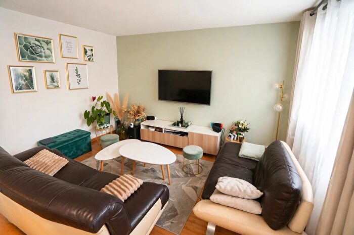 Livry-Gargan, Zones Commerciales - Appartement 4 pièces à vendre