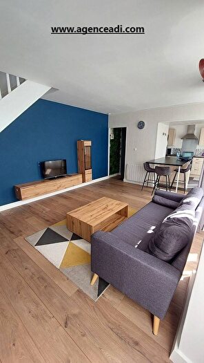 Appartement 4 pièces à Nord, Saint-Maixent-lécole, à louer