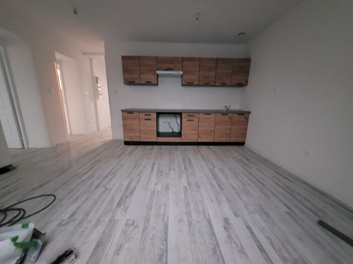 Appartement à louer - Denain, Centre-ville - 4 pièces - 2 chambres