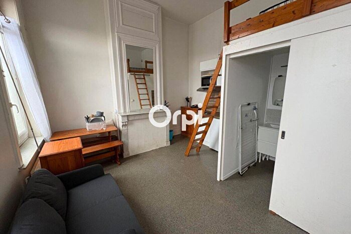 Moulins, Lille : Appartement 1 pièce à louer