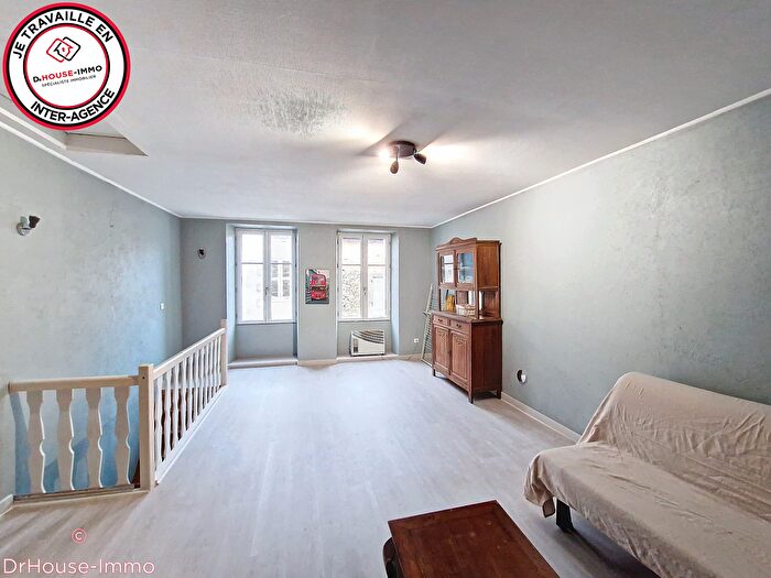 Maison 4 pièces à Champdeniers-Saint-Denis, à vendre