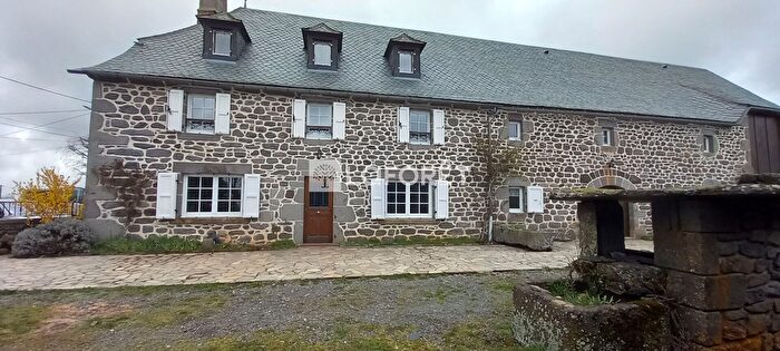 Maison à louer - Gourdièges - 7 pièces - 4 chambres