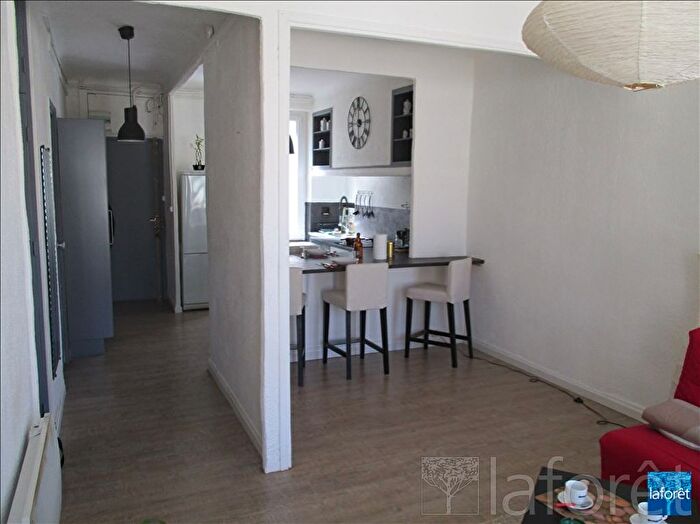 Appartement à louer - Marseille e , La Joliette - 2 pièces - 1 chambre