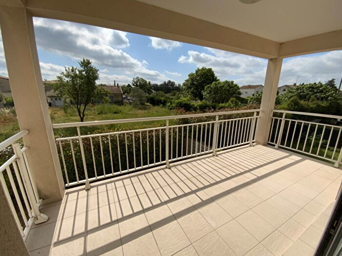 Appartement à louer - Route de Nîmes, Lunel - 4 pièces - 3 chambres