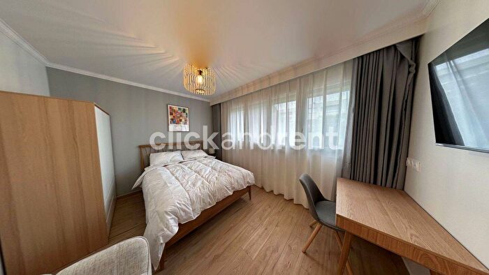 Appartement à louer - Nord, Palaiseau - 6 pièces - 5 chambres