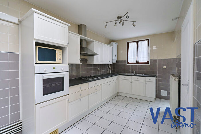 Maison à vendre - Tourcoing - 5 pièces - 4 chambres