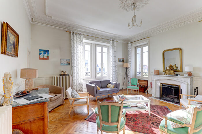 Appartement à vendre - Clermont-Ferrand, Delille, Cathédrale, La Gare - 7 pièces - 4 chambres