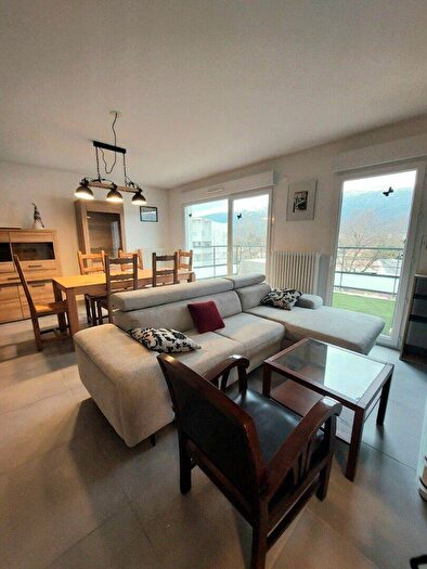 Appartement 4 pièces à Ouest, Saint-Genis-Pouilly, à louer