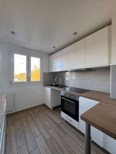 Suffren, Neuilly-sur-Marne - Appartement 4 pièces à louer