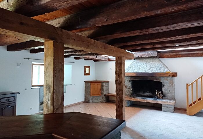 Campan : Maison 6 pièces à louer