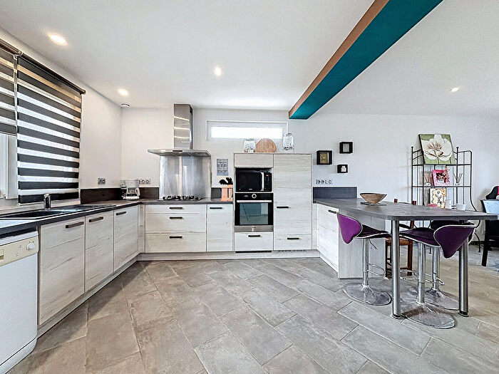 Maison à vendre - Verneuil-sur-Vienne - 5 pièces - 3 chambres