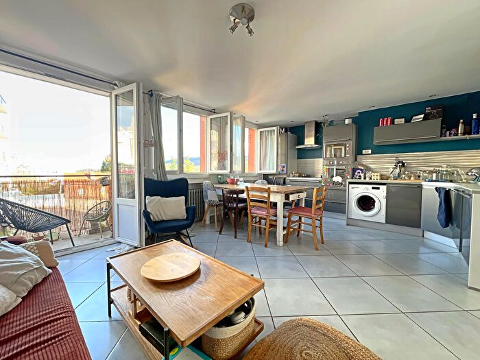 Appartement à vendre - Saint-Étienne, La Métare, Le Portail Rouge, Fauriel, Villeboeuf - 3 pièces - 2 chambres