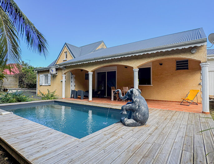 Maison à vendre - Le Moule - 6 pièces - 4 chambres