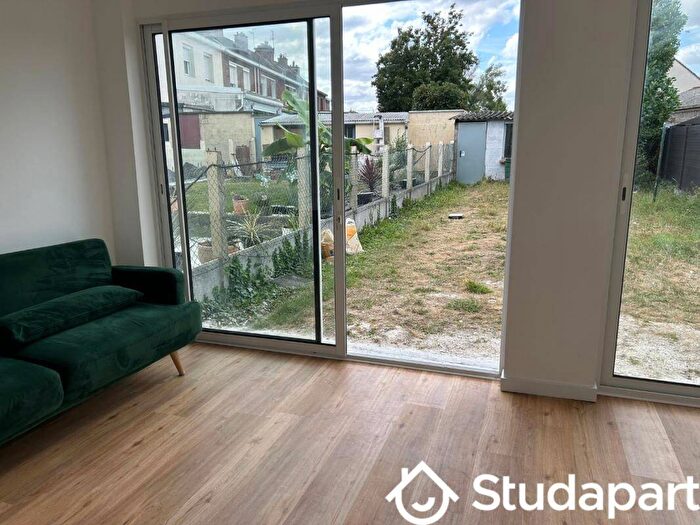 Arbrisseau Ouest, Wattignies - Appartement 1 pièce à louer