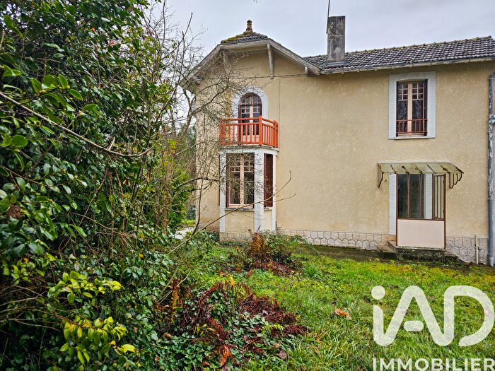 Maison à vendre - Rochechouart - 5 pièces - 2 chambres