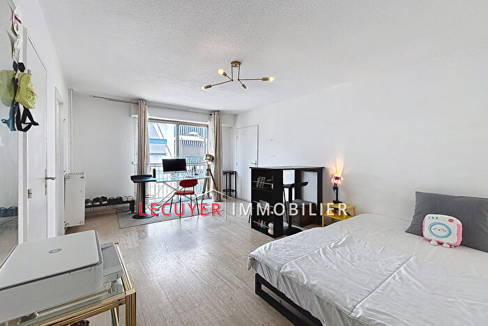 Appartement à louer - Vallauris, Golfe Juan, Vieux Port - 1 pièce