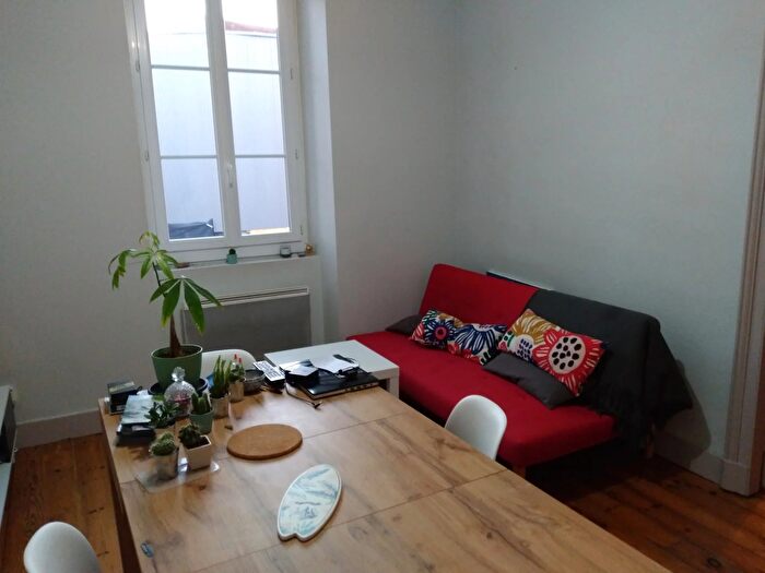 Appartement 2 pièces à Pau, Centre-ville, à louer