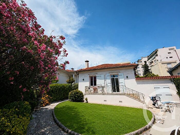 Maison 5 pièces à louer à Cannes, Carnot