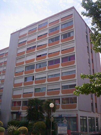 Appartement à louer - Alès - 2 pièces - 1 chambre