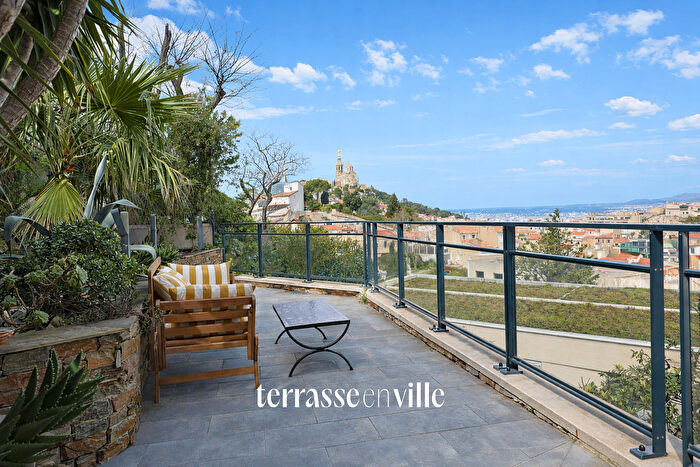 Appartement à vendre - Marseille e , Roucas Blanc - 4 pièces - 3 chambres