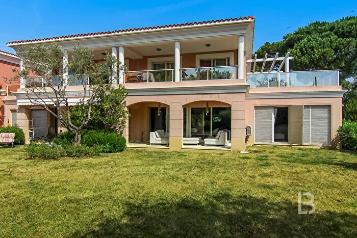 Maison à vendre - Antibes, Juan-les-Pins, Le Cap - 8 pièces - 5 chambres