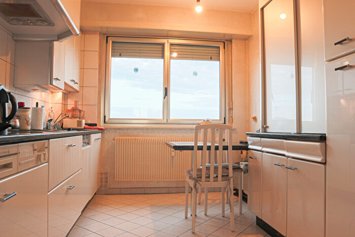 Appartement à vendre - Riedisheim, Centre-ville - 5 pièces - 3 chambres