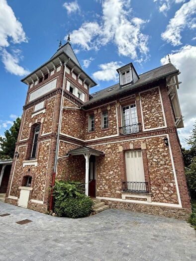 Maison 10 pièces à louer - Monesse-Croix Bosset, Sèvres
