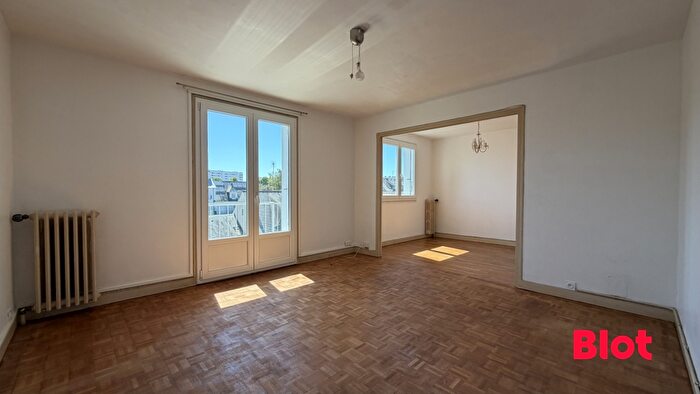 Quartiers Sud-Ouest, Sainte-Thérèse : Appartement 4 pièces à louer