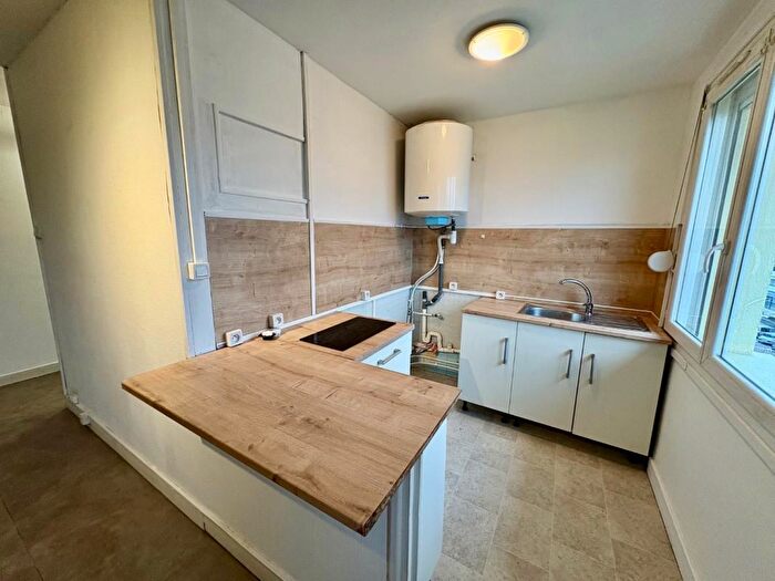 Appartement à louer - Roanne, Fontquentin - 3 pièces - 1 chambre