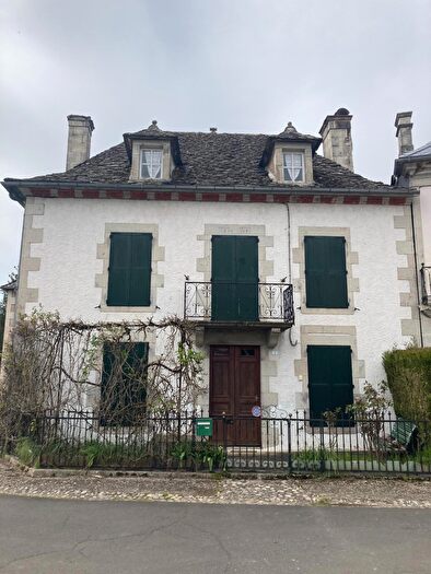 Antignac : Maison 6 pièces à vendre