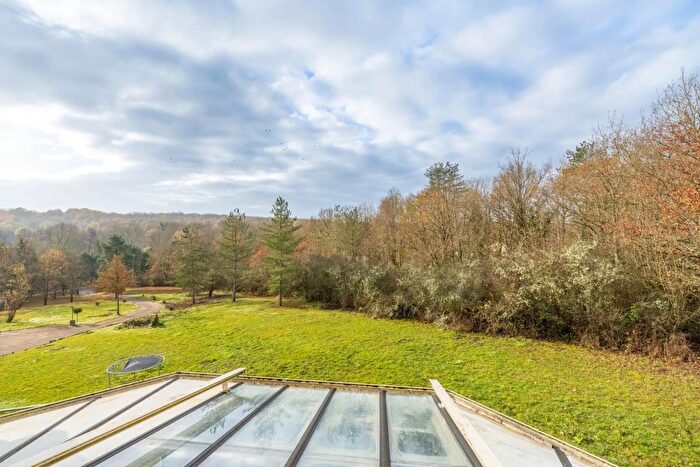 Maison à vendre - Saint-Maurice-Montcouronne - 10 pièces - 4 chambres