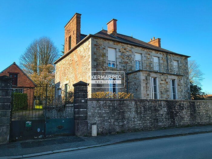 Maison à vendre - Saint-Aubin-dAubigné - 9 pièces - 5 chambres