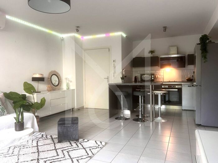 Appartement à louer - Les Caillols, Marseille ème arrondissement - 3 pièces - 2 chambres