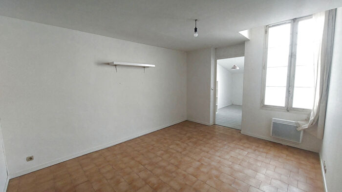 Appartement 1 pièce à Bordeaux, Capucins, Saint-Michel, à louer