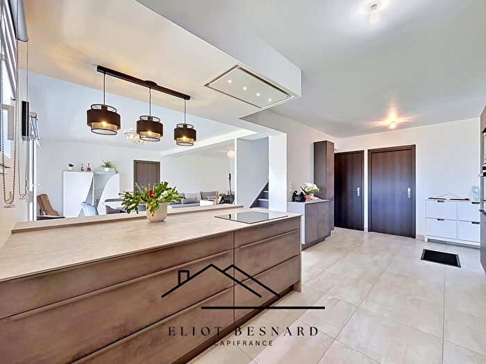 Maison 4 pièces à Escoville, à vendre