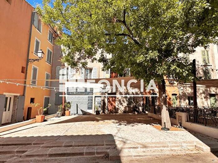 Appartement à louer - Centre Ville, La Valette-du-Var - 1 pièce