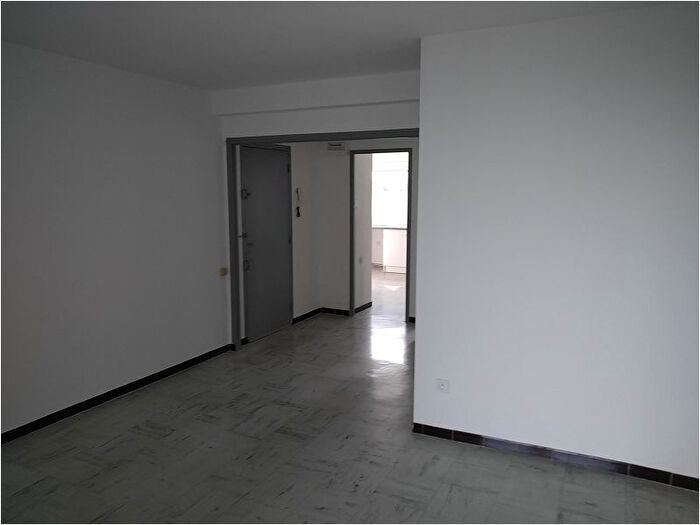 Appartement à louer - Perpignan, Saint-Jean - 2 pièces - 1 chambre