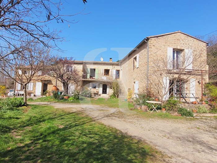 Maison à vendre - Grignan - 12 pièces - 7 chambres