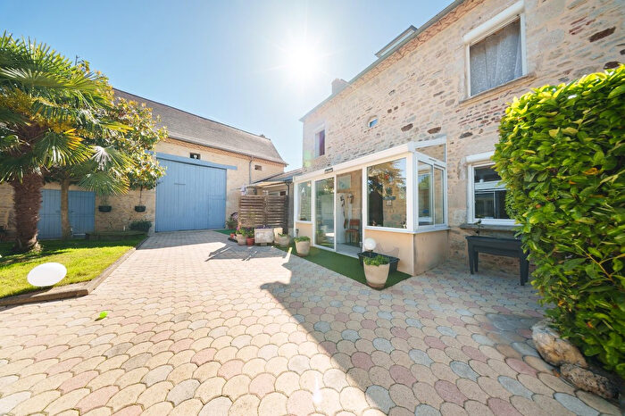 Maison 10 pièces à vendre à Saint-Bonnet-de-Rochefort
