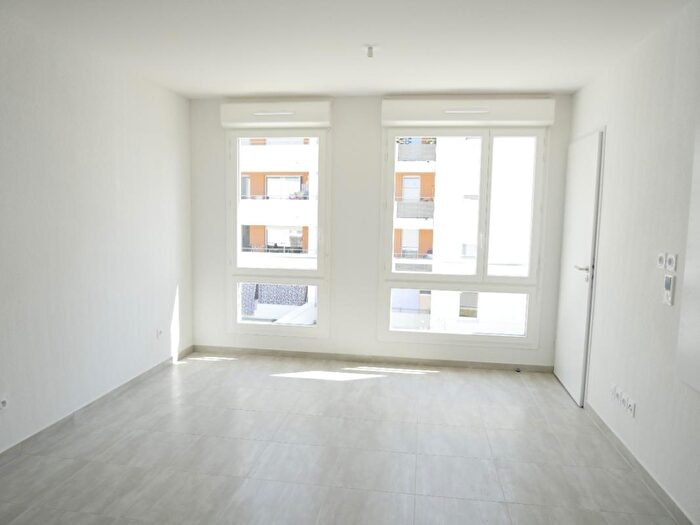 Appartement à louer - Le Pontet, Réal Panier - 1 pièce