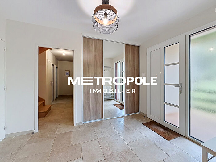 Maison 9 pièces à Saint-Loup, à vendre