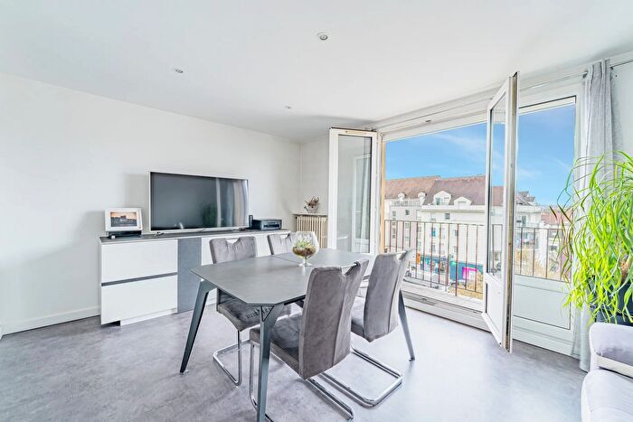 Appartement 4 pièces à Montesson, Centre-ville, à vendre