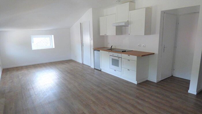 Appartement à louer - Centre Ville-Gare-Cité Gargan, Moyeuvre-Grande - 2 pièces - 1 chambre