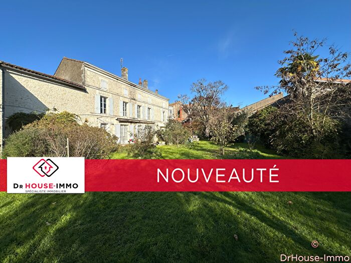 Maison 9 pièces à vendre à Mansle