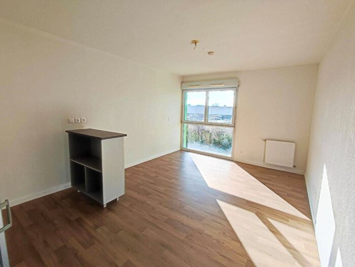 Appartement à louer - Zone Industrielle Quatre Pavillons-La Gardette, Lormont - 1 pièce